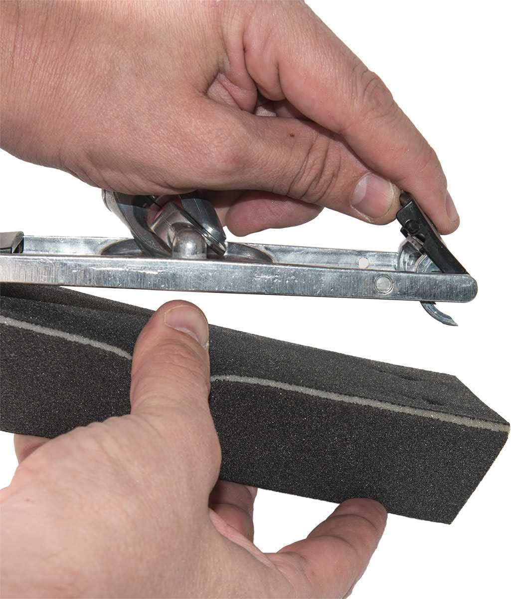 Hyde Claw Grip Corner Triangle Sander & Sponge – MannersBuildingProducts